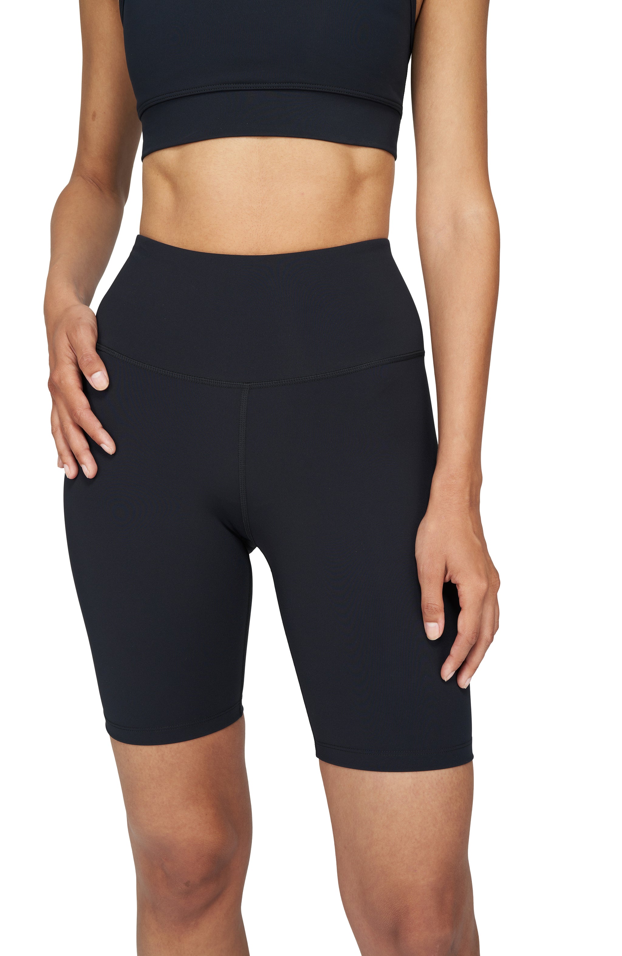 Light compression bicycle shorts in Econyl - UNNA
